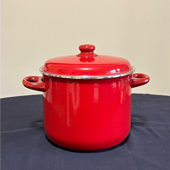 Kitchen | 9 Quart Enamel Pot With Lid | Poshmark